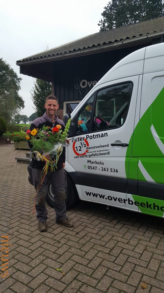 Peter Potman 12 1/2 jaar bij Overbeek Hoveniers - Maarkelsnieuws.nl ...