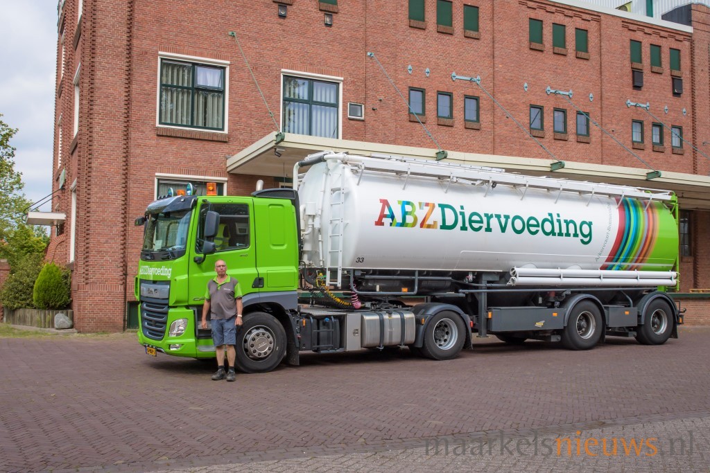 ABZ Diervoeding rijdt met stille motor door kern - Maarkelsnieuws.nl ...