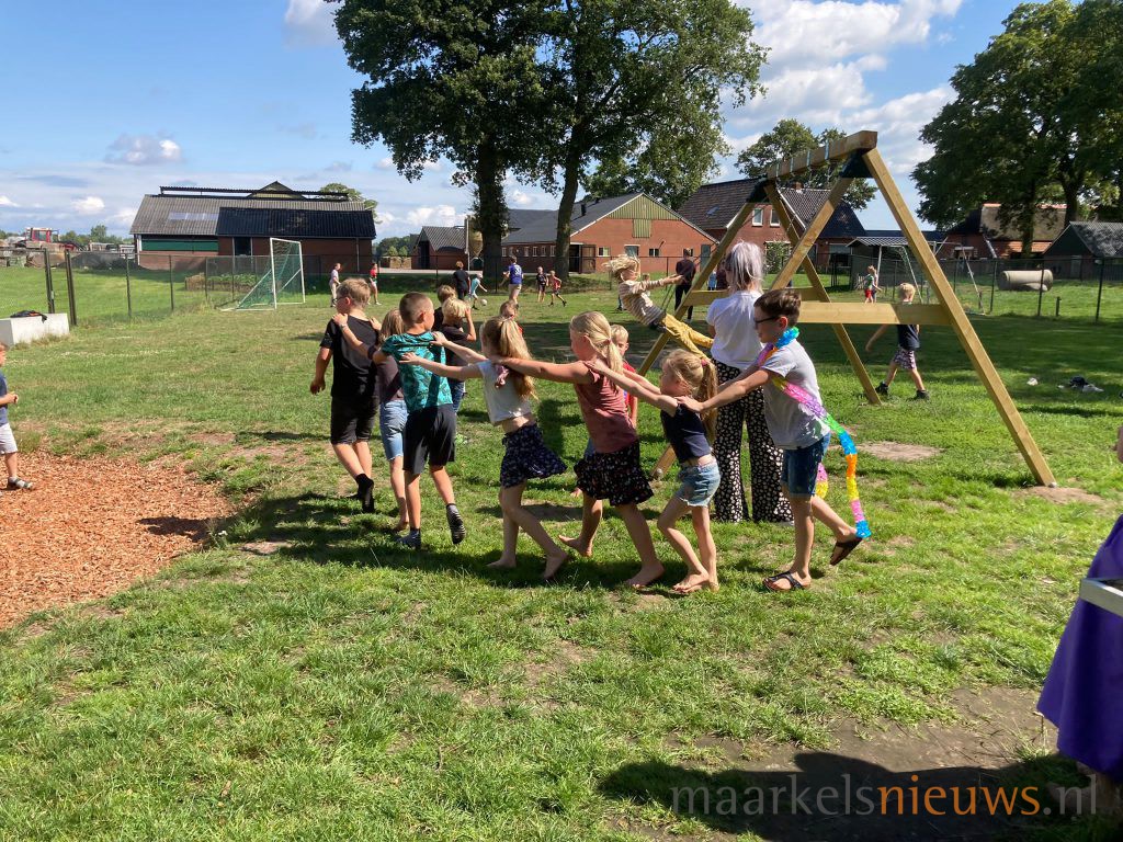 Groep 8 verrast Brookschole met een feest - Maarkelsnieuws.nl ...