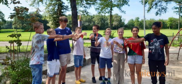 Groep 8 verrast Brookschole met een feest - Maarkelsnieuws.nl ...
