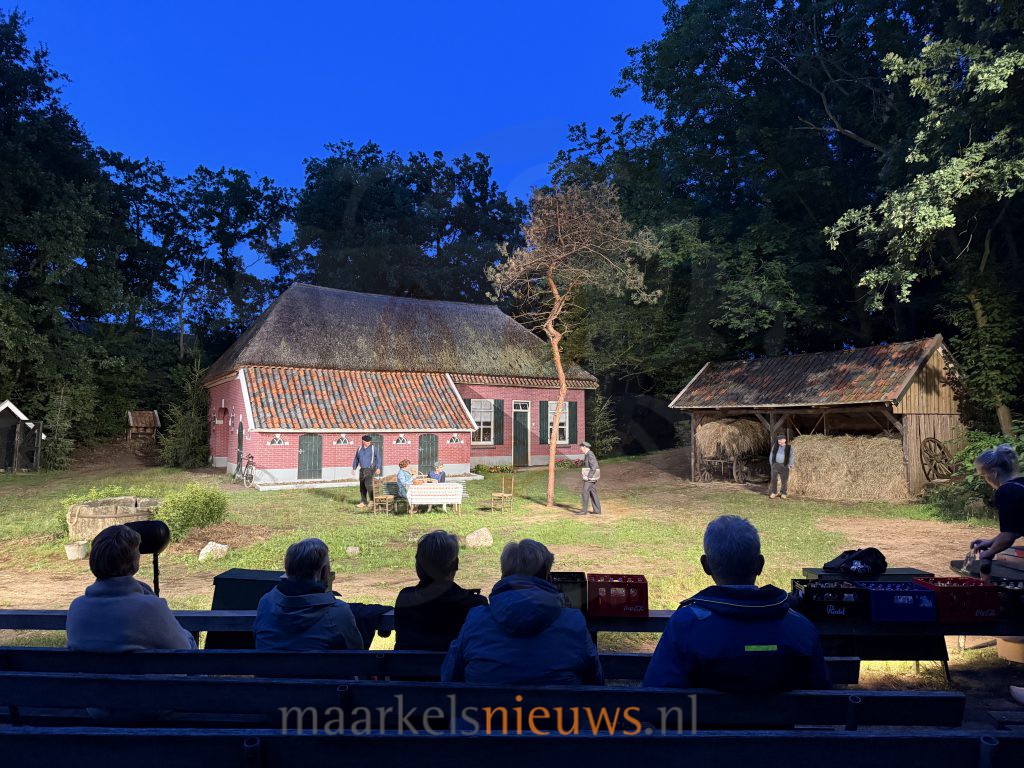 Generale repetitie De Deserteur maakt indruk in Kösterskoele - Maarkelsnieuws.nl Maarkelsnieuws.nl